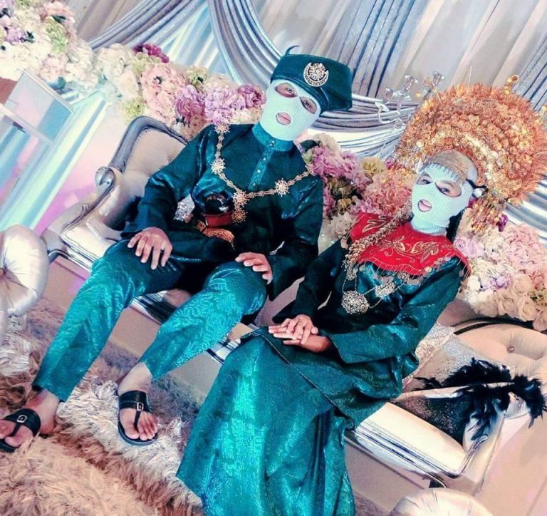 Trend Bersanding Pakai Topeng