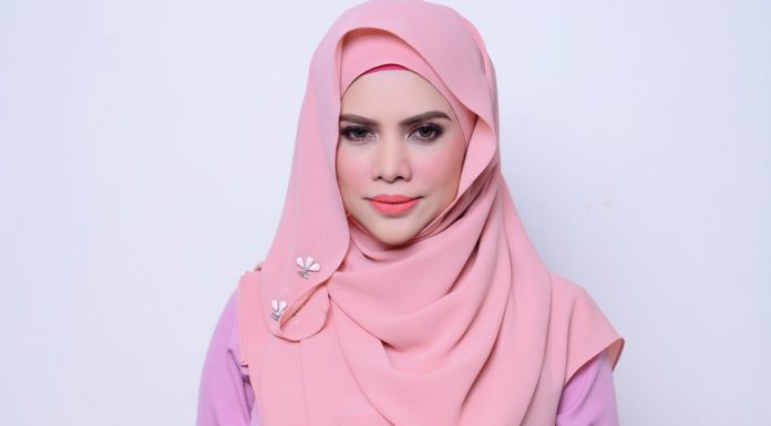 Lagu Jutaan Purnama Dalam Red Velvet, Datin Alyah Yang Nyanyi?