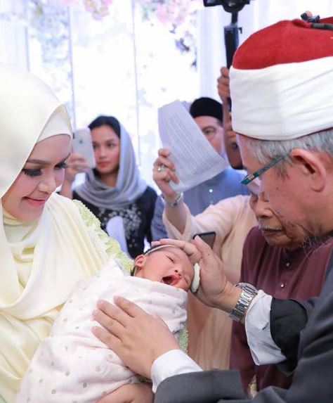 [GAMBAR] Sekitar Majlis Maulid Nabi, Akikah & Tahnik Anak Siti Nurhaliza