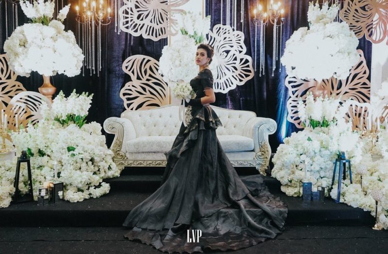 [GAMBAR] Rody Kristal, Niena Azman Segak Dan Cantik Berbusana Hitam Di ...