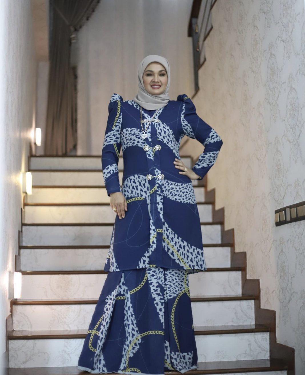 “Hari Ini Birthday Azal & Azil Yang ke-25, - Azal Pula Melompat Keluar ...