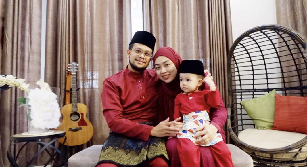 Bukan Foto Raya Biasa, Raqib Majid Dedah Tasha Manshahar Hamil Lagi! - “Nanti Boleh Main Dengan ...
