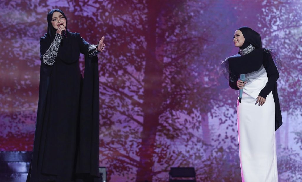 Penyanyi Bad Indigo Meninggal Dunia Pada Usia 48 Tahun - Media Hiburan