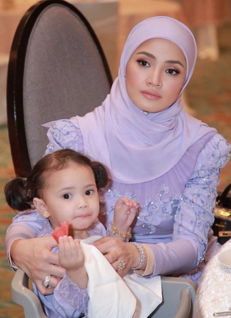 "Dia Selalu Tengok Video Baby," - Fatima Sudah Masuk Usia 2 Tahun ...