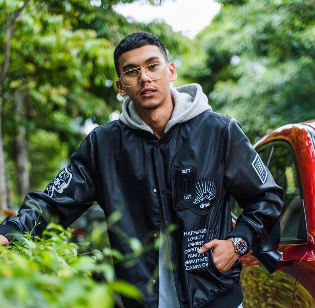 “Ada Yang Patah, Bukan Kayu Tapi Hati,” - Berpimpin Dengan Seorang ...
