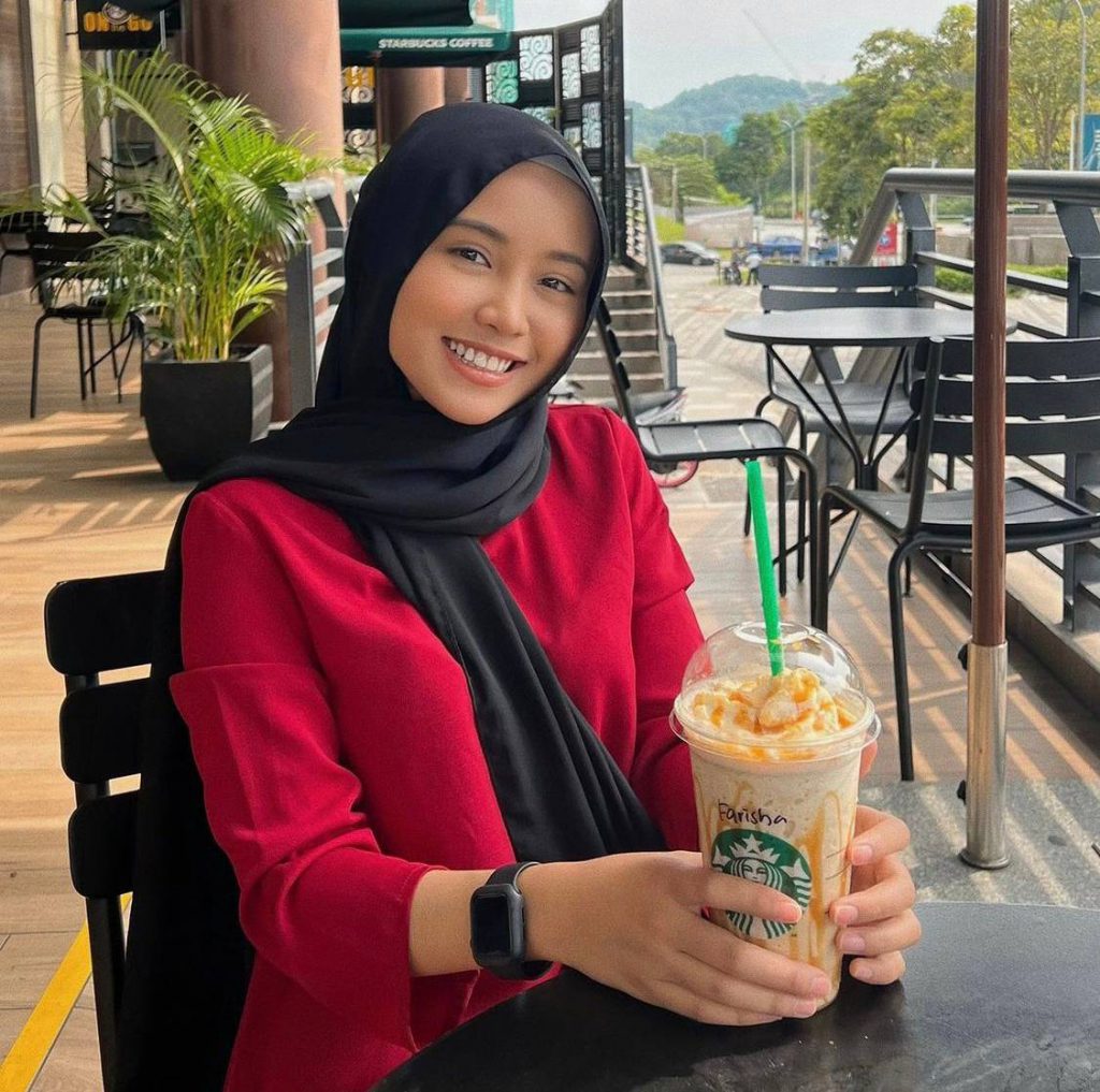 "Saya Perlukan Pertolongan, Dah Seminggu Tak Tidur," - Penyanyi Farisha ...