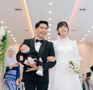 Rai Ulang Tahun Pertama Perkahwinan, Harith Zazman & Isteri Angkut Anak ...