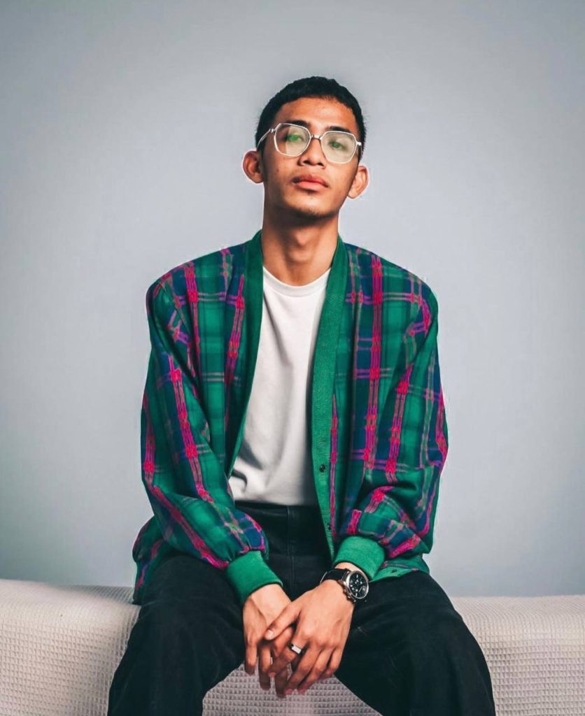 “Pakai Rantai, Seluar Pendek & Rambut Perang Tapi Boleh Baca,” - Dari ...