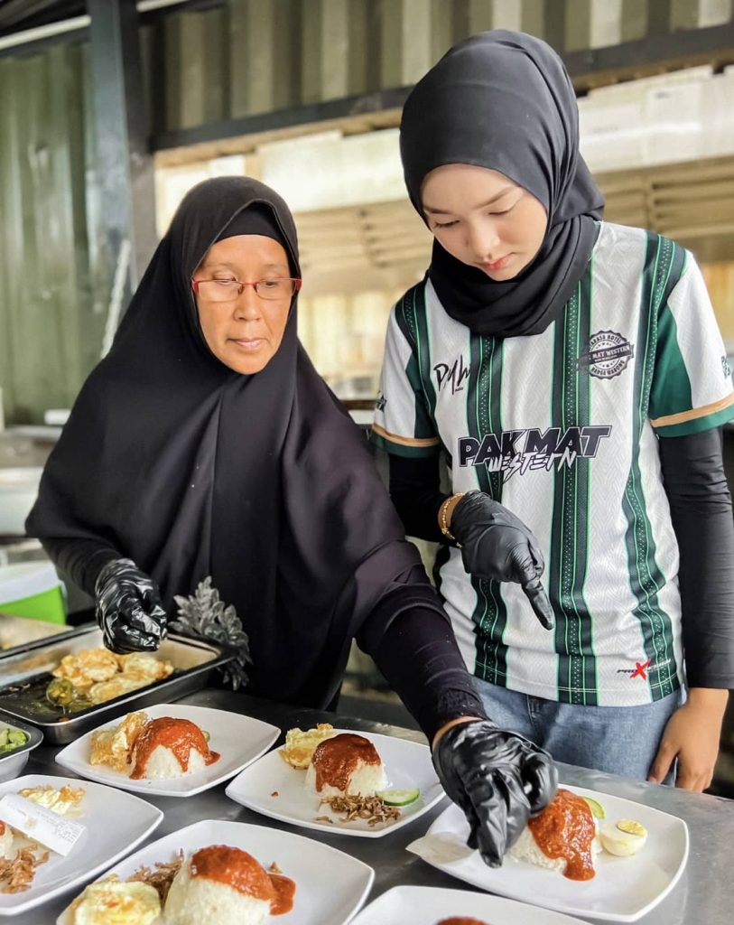 Pak Mat Western Cafe Dituduh Menipu, “Gilalah Nasi Lemak RM0.90 sen.”