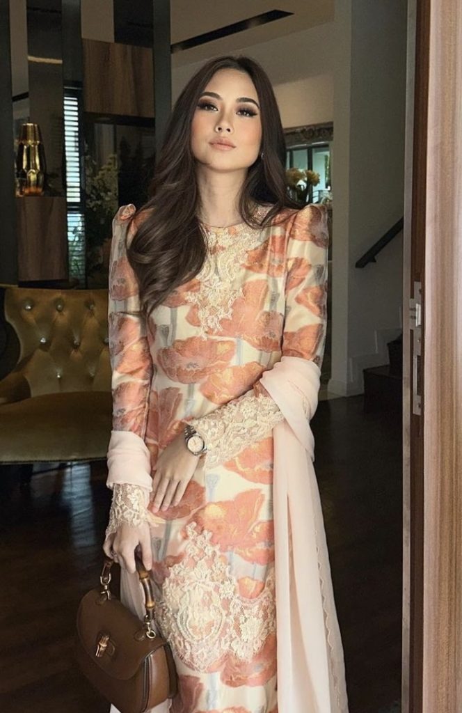 [GAMBAR] Separuh Hari Syawal Pertama, Lihatlah #OOTD Raya Artis Kita ...