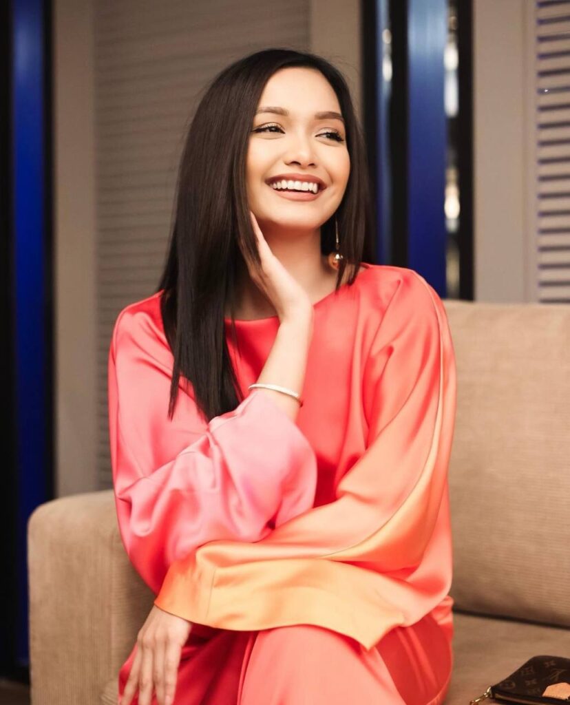 “Saya Tak Iri Hati, Dia Berhak Bahagia,”- Sharnaaz Ahmad Dengan Pelakon ...