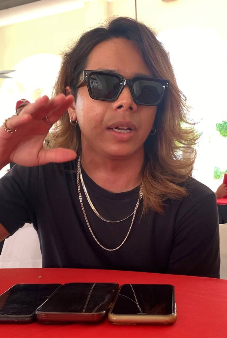 “3 Tahun Kami Tenggelam, Itu Masalah Label,” - Kristal Dihalang Bikin ...