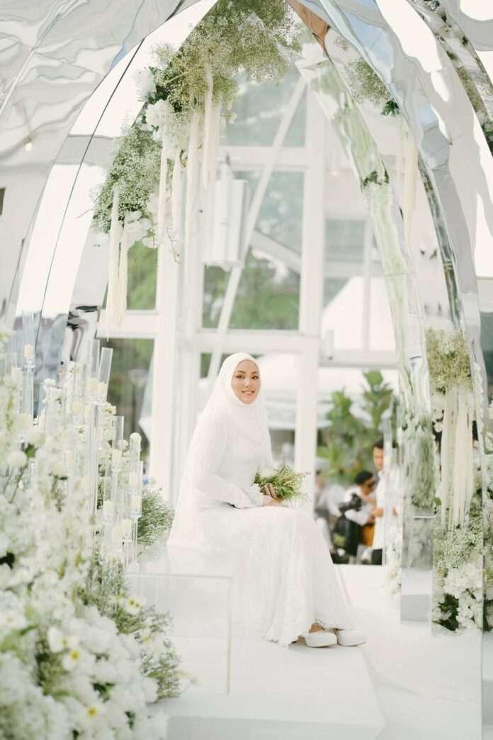 Foto Majlis Resepsi Kedua Mira Filzah, Bertemakan Warna Biru Lembut Ala ...