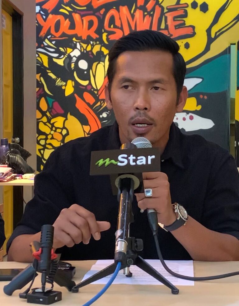 “Saya Tahu Leceh Tapi Dia Yang Minta…,” - Johan Dihani Tarik Permohonan ...