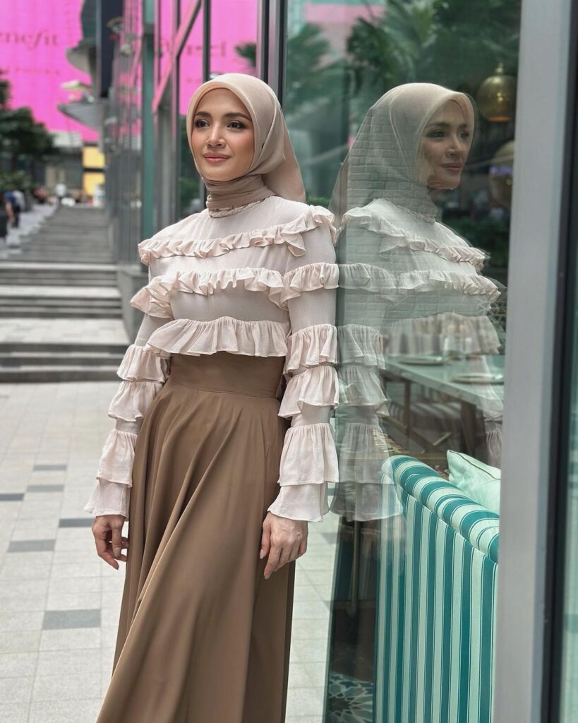 5 OOTD Fazura Yang Sememangnya 'Meletop', Refleksi Wanita Zaman Moden!