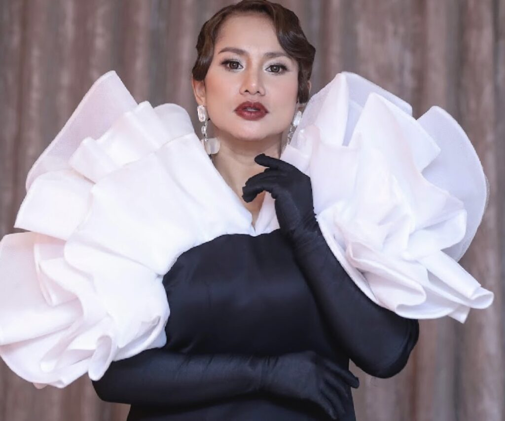 Tahniah! Mizz Nina Sudah Nikah, Sama Cantik Sama Padan - Media Hiburan