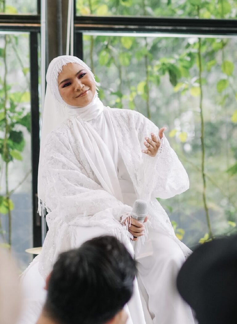 Pelakon Syanie Hisham Kini Istiqamah Bertudung - “Suami Paling Suka ...