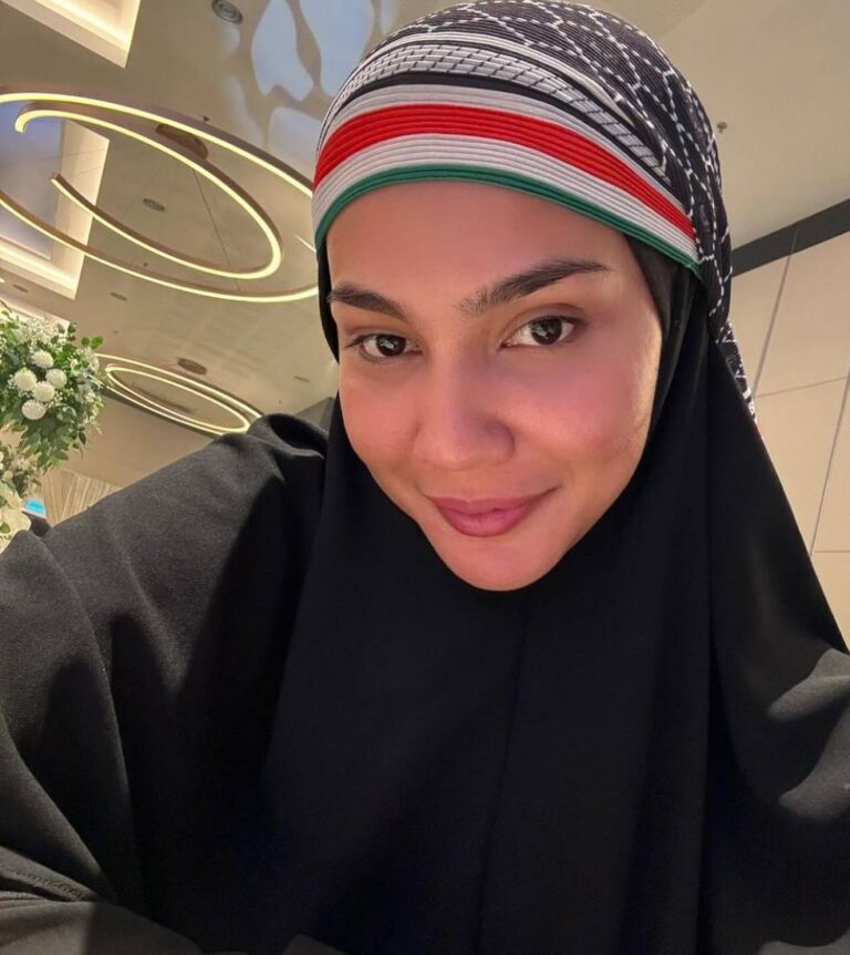 “Cantik Macam Orang Palestin,” - Turut Berhimpun, Netizen Puji ...