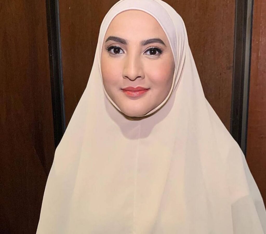 Sering Kongsi Ilmu Di Live TikTok, Permergian Suhaimi Saad Buat Azza ...