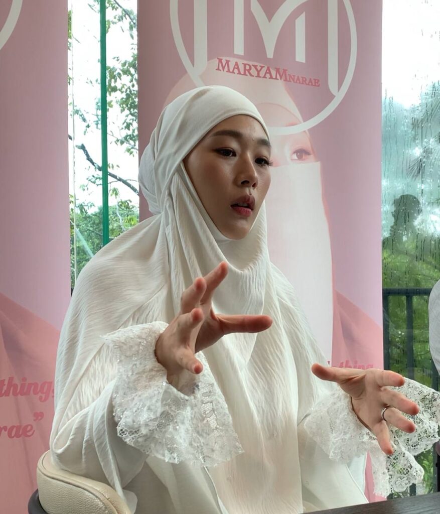 “Saya Rancang Untuk Mewakafkan Khimar Di Masjid Malaysia & Korea ...