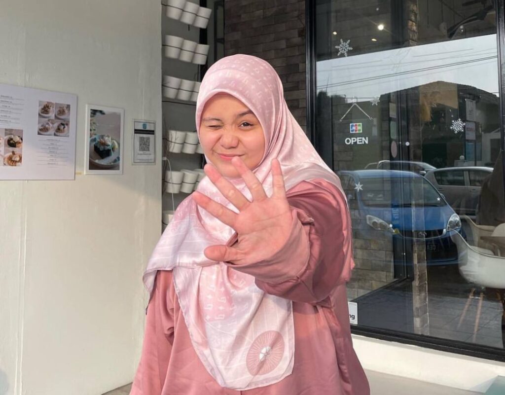 “Rasa Belum & Tak Pernah Layak…,” - Susulan Sambutan Luar Biasa, Peminat Minta Najwa Latif Buat ...