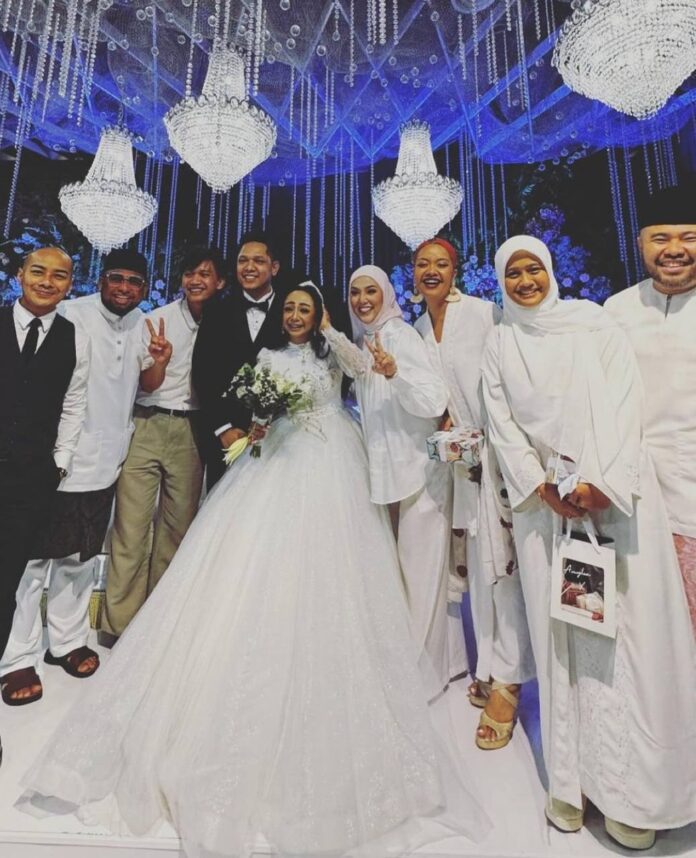 Shila Amzah Selar Netizen, Pertikai Amylea Azizan Buat Majlis Resepsi Mewah, Turut Kaitkan Arwah ...