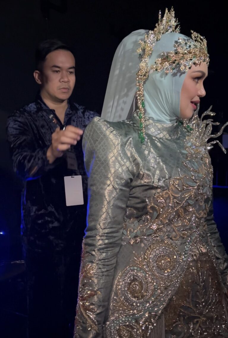 “Datuk K Beri ‘Thumbs Up’, Kata Cantik,” - Ezuwan Ismail Reka Baju ...